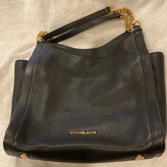Michael Kors | Bags | Michael Kors Pebbled Leather Shoulder Bag | Poshmark